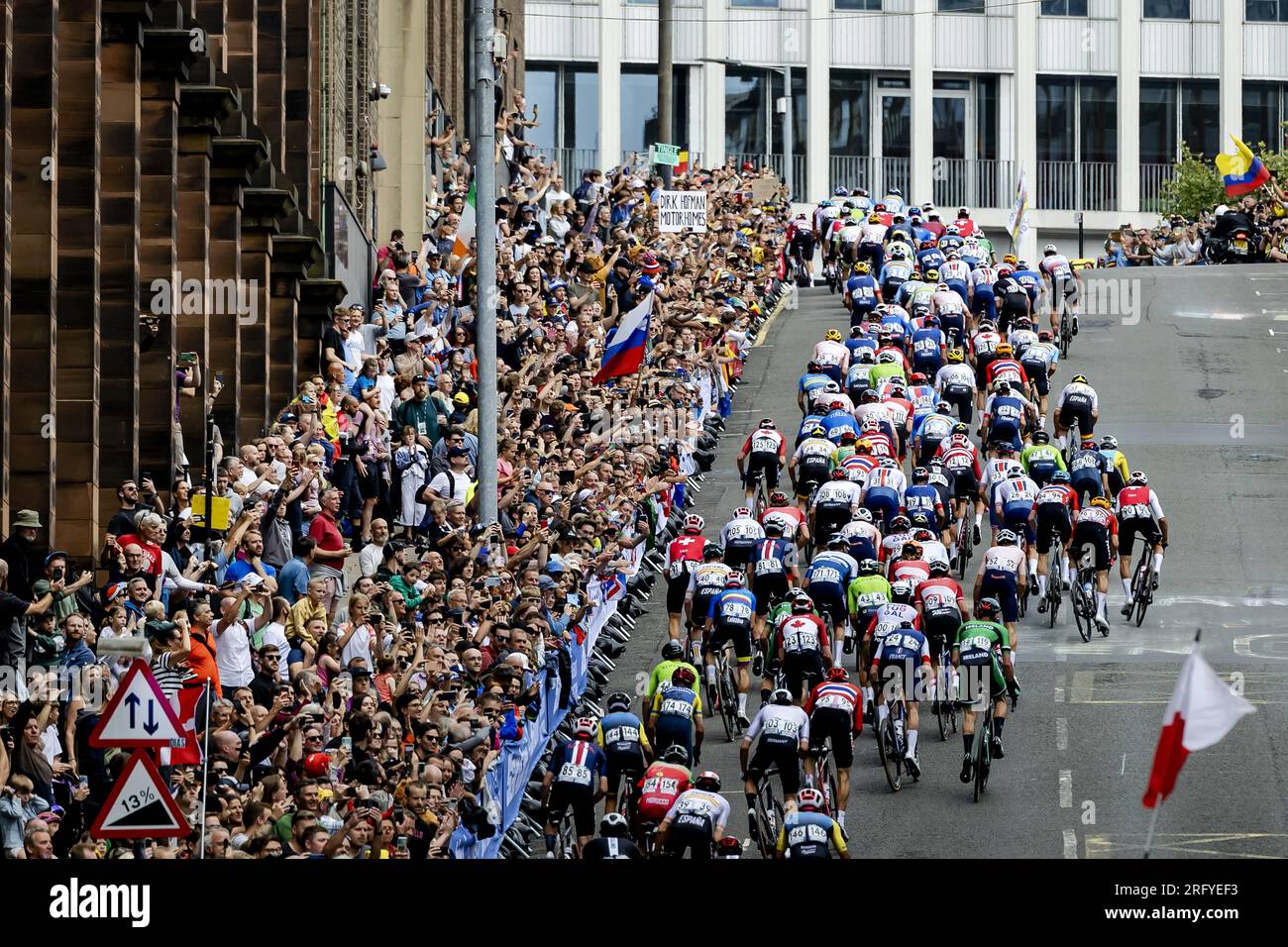 GLASGOW - The peloton during the men's road race on the fourth day of ...