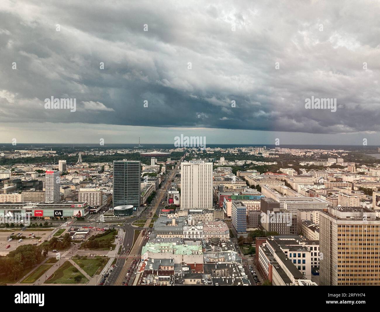 Warschau, Poland. 06th Aug, 2023. A big rain cloud rises over the ...