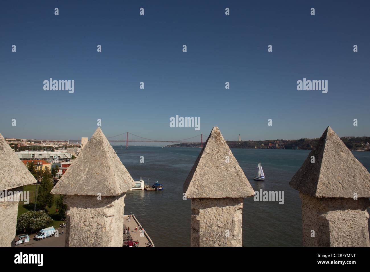 Lisbon's 25 de Abril Bridge: A striking icon connecting city and sky ...