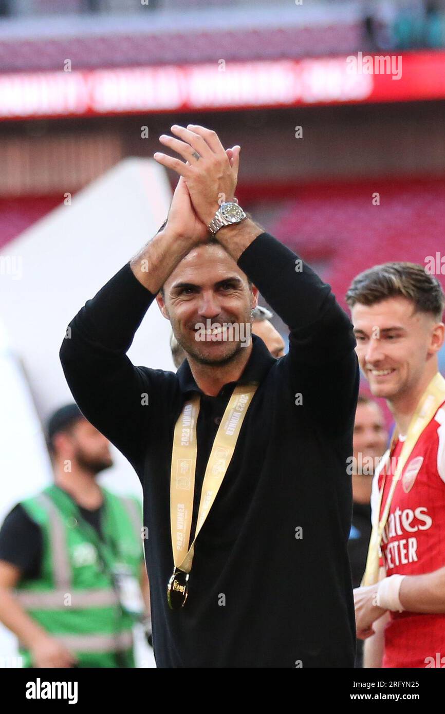 London, UK. 06th Aug, 2023. Arsenal manager Mikel Arteta celebrates ...