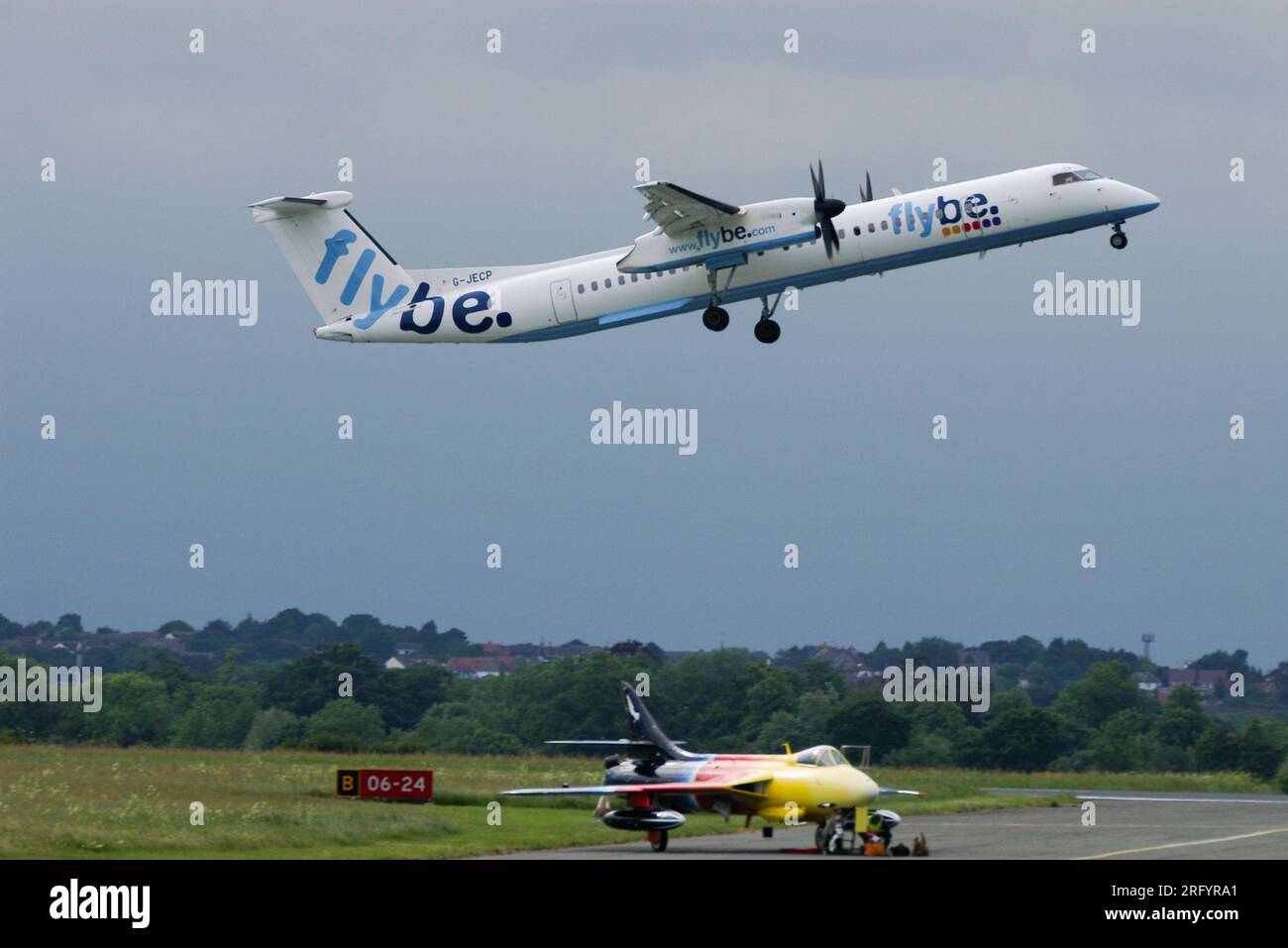flybe Bombardier DHC-8-402 Dash 8 airliner taking off from London ...