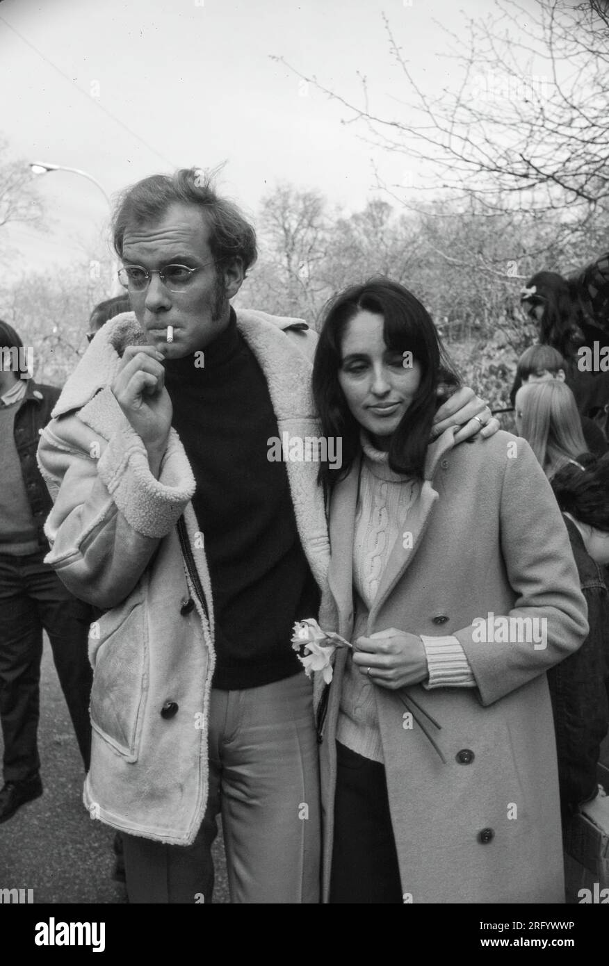 Joan Baez and husband David Harris, anti-war demonstration, Central ...
