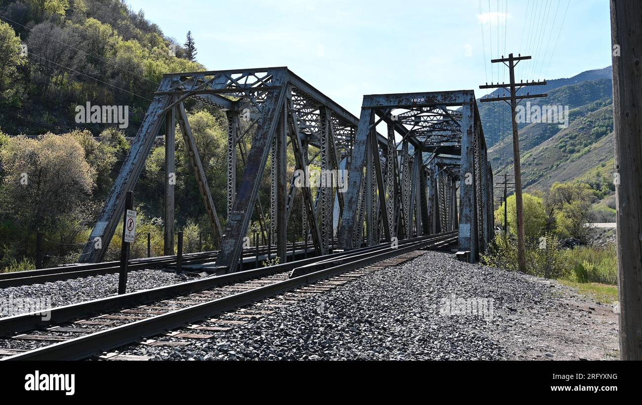 Through Truss Bridges, Utah Union Pacific Stock Photo - Alamy