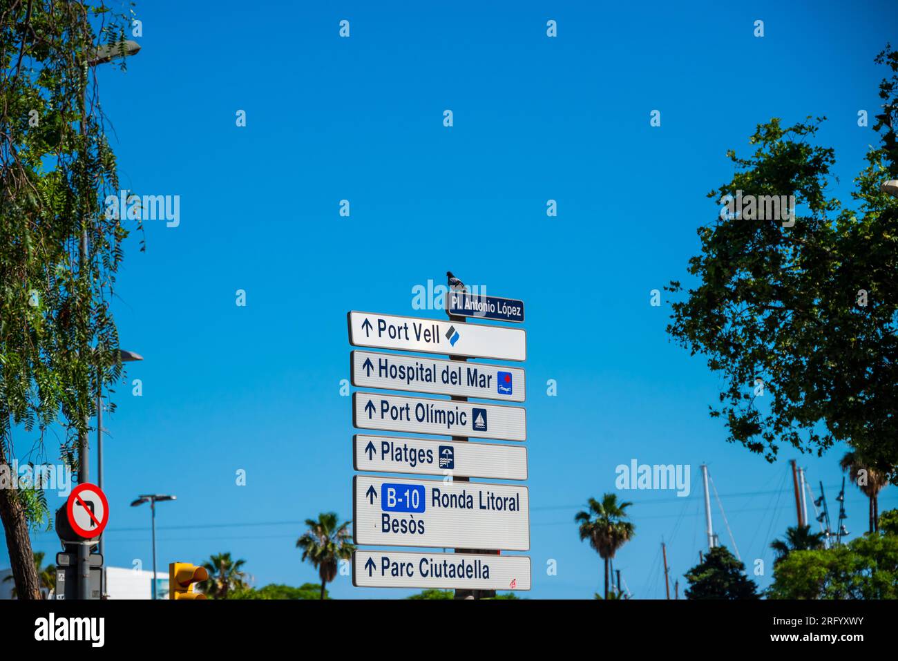 Barcelona map attractions hi-res stock photography and images - Alamy