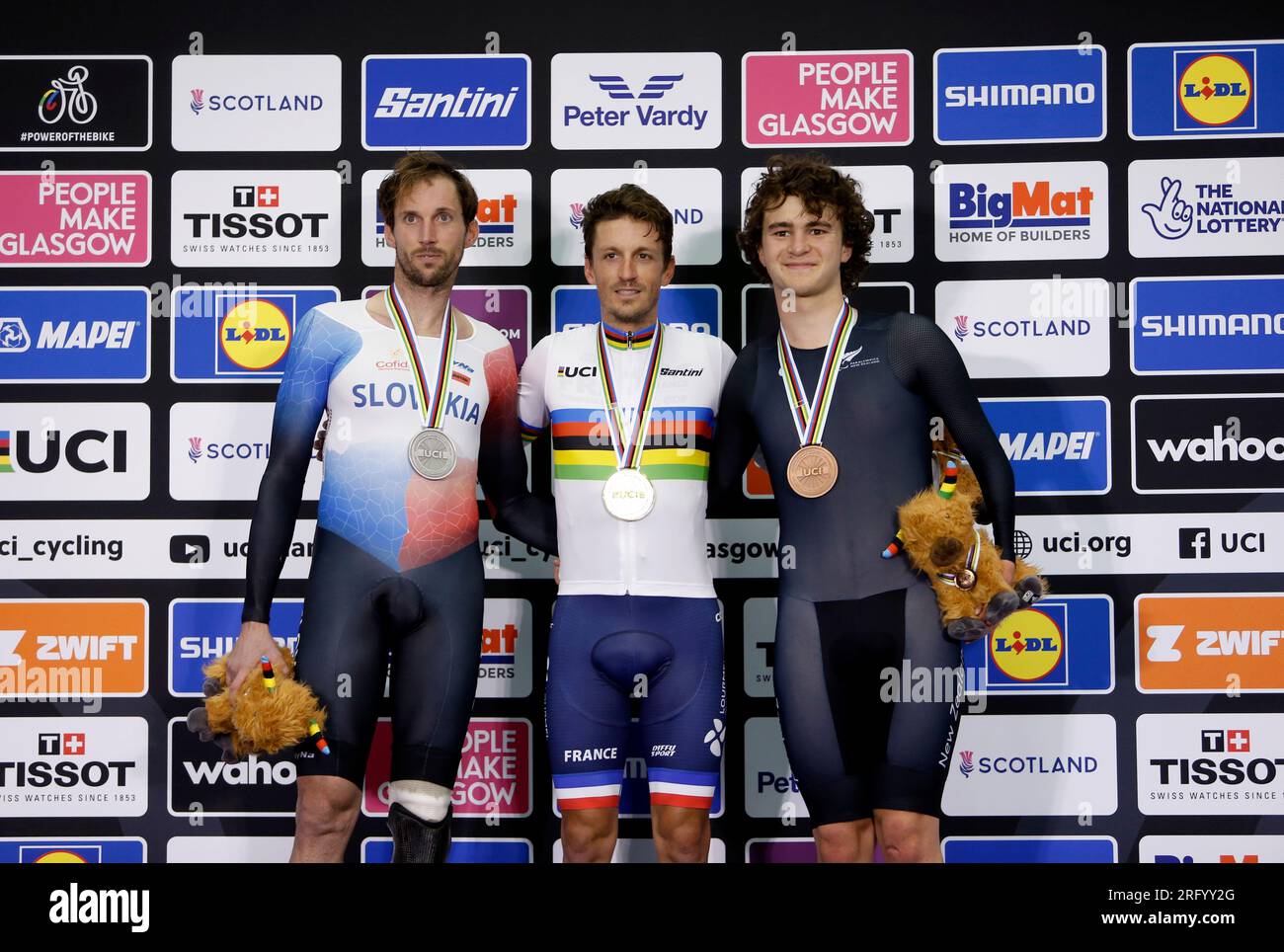 France's Kevin Le Cunff with the gold medal (centre), Slovakia's Jozef ...