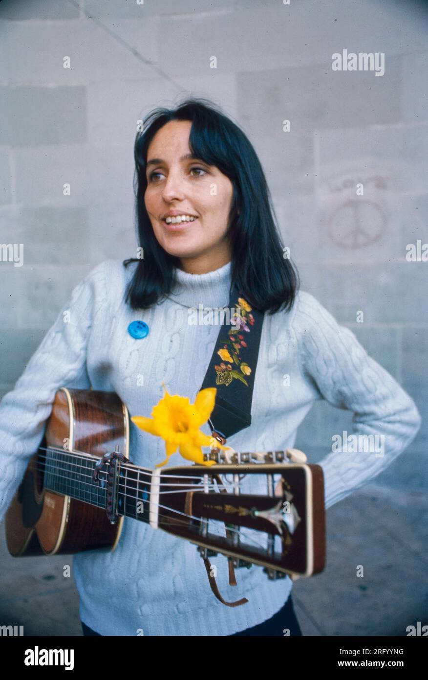 Joan baez hi-res stock photography and images - Alamy