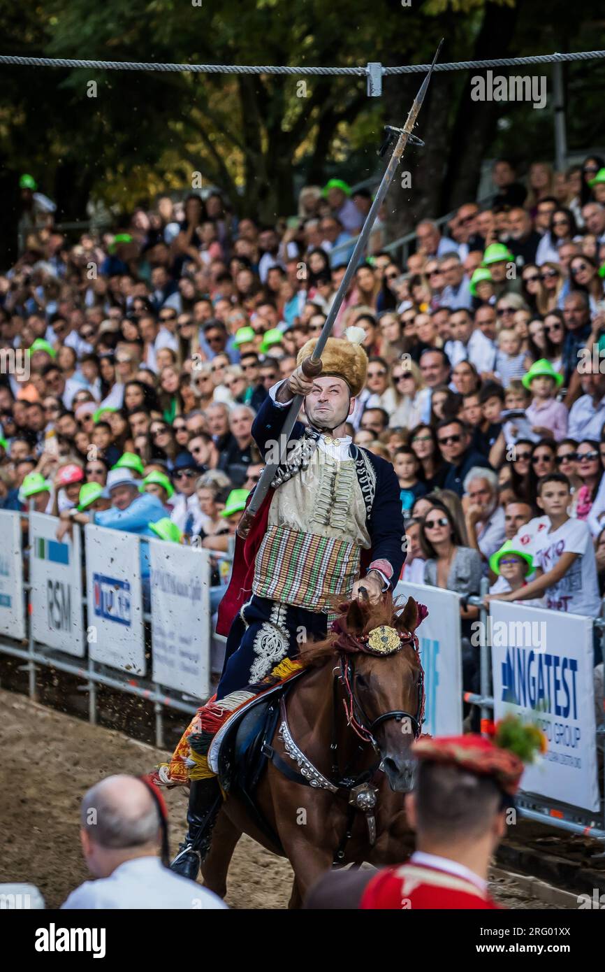 Sinj, Croatia. 06th Aug, 2023. Men wearing traditional knight costumes ...