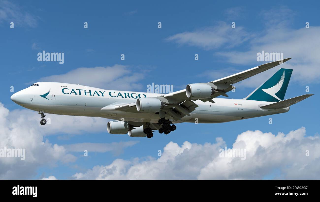 Cathay Pacific Cargo Boeing 747 landing at London's Heathrow Airport ...