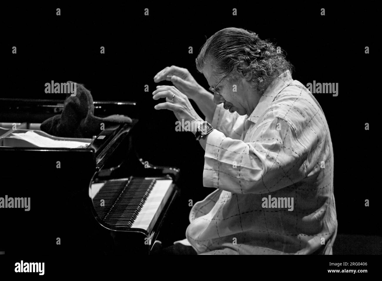 Music d2741 hi-res stock photography and images - Alamy