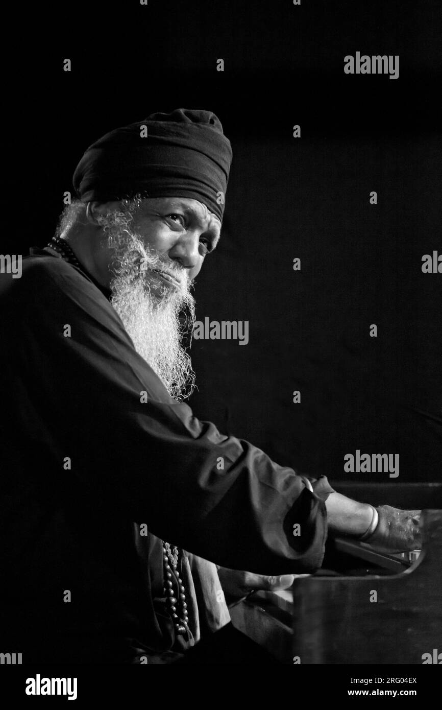 DR. LONNIE SMITH and his trio perform in the Night Club - 2010 MONTEREY ...