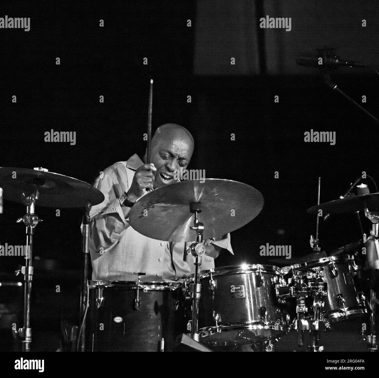 ROY HANES plays drums with his FOUNTAIN OF YOUTH BAND in Dizzys Den ...