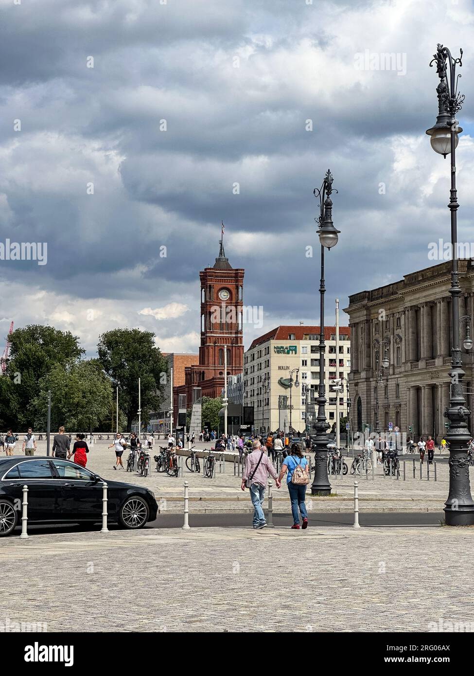 Innerstadt park hi-res stock photography and images - Alamy