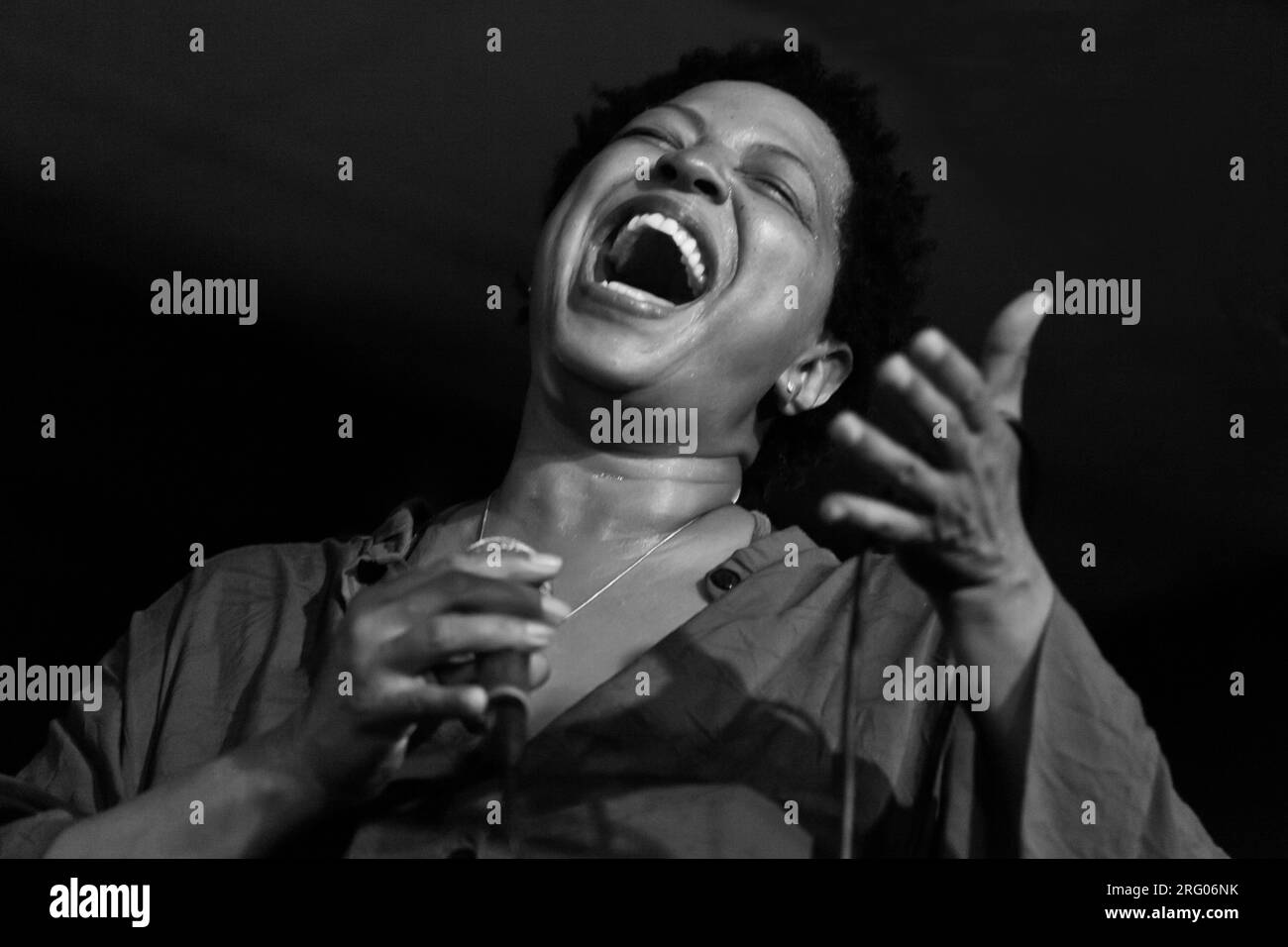 LISA FISCHER sings with GRAND BATON in the Night Club at the MONTERY ...