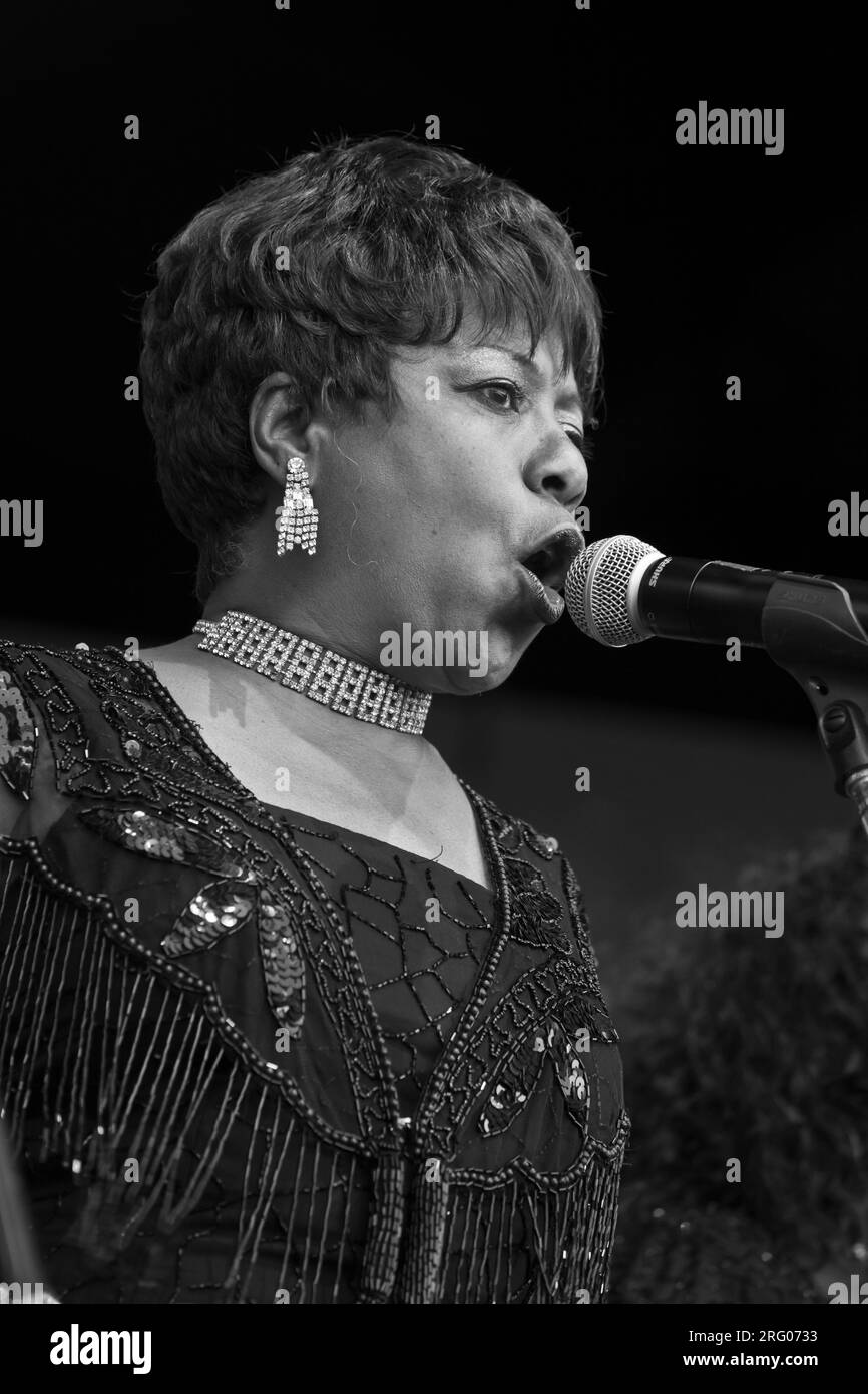 MACEO PARKER and the RAELETTES perform the RAY CHARLES ORCHESTRA during ...