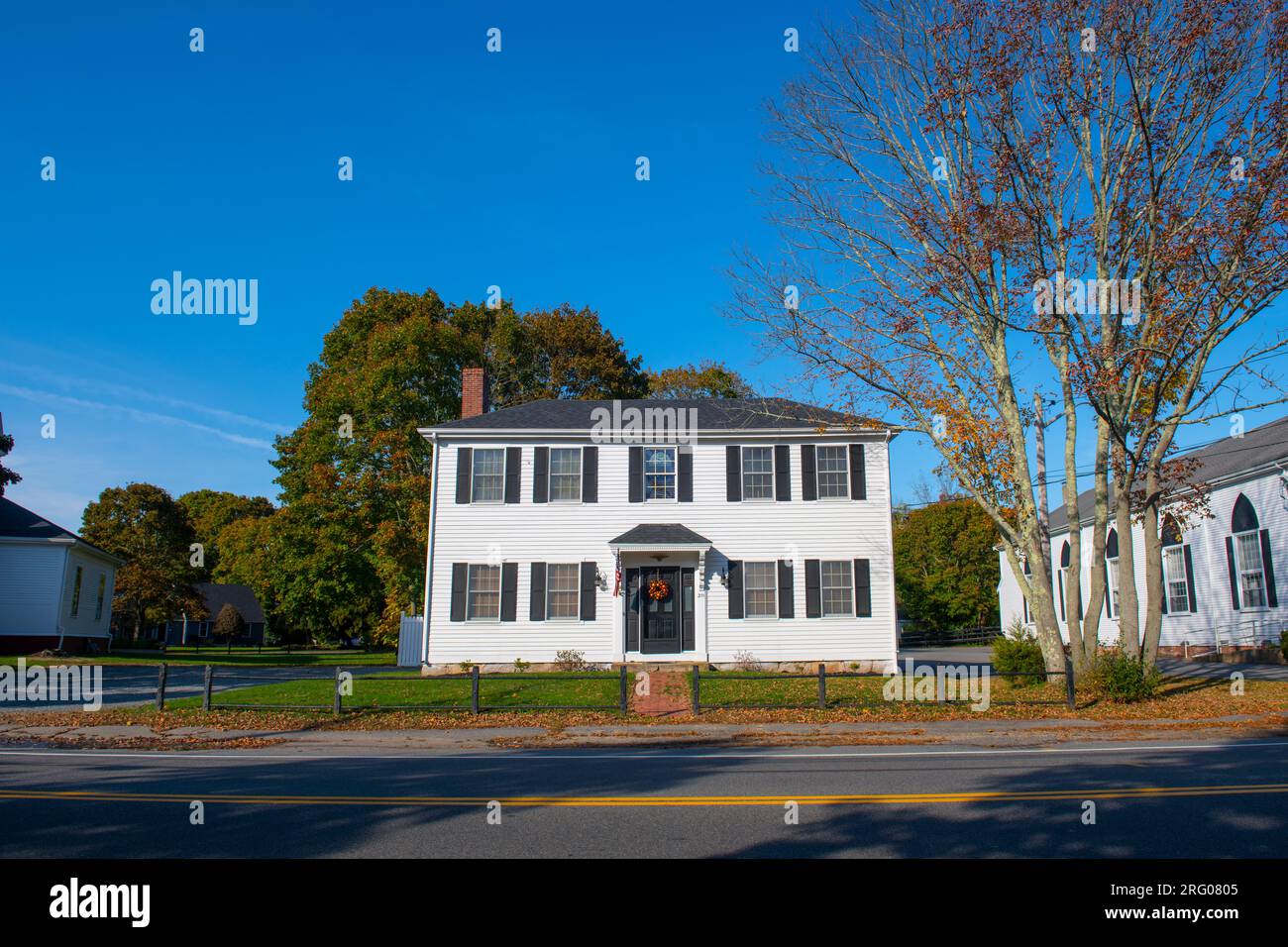 Historic colonial style home at 211 Main Street in historic town center ...