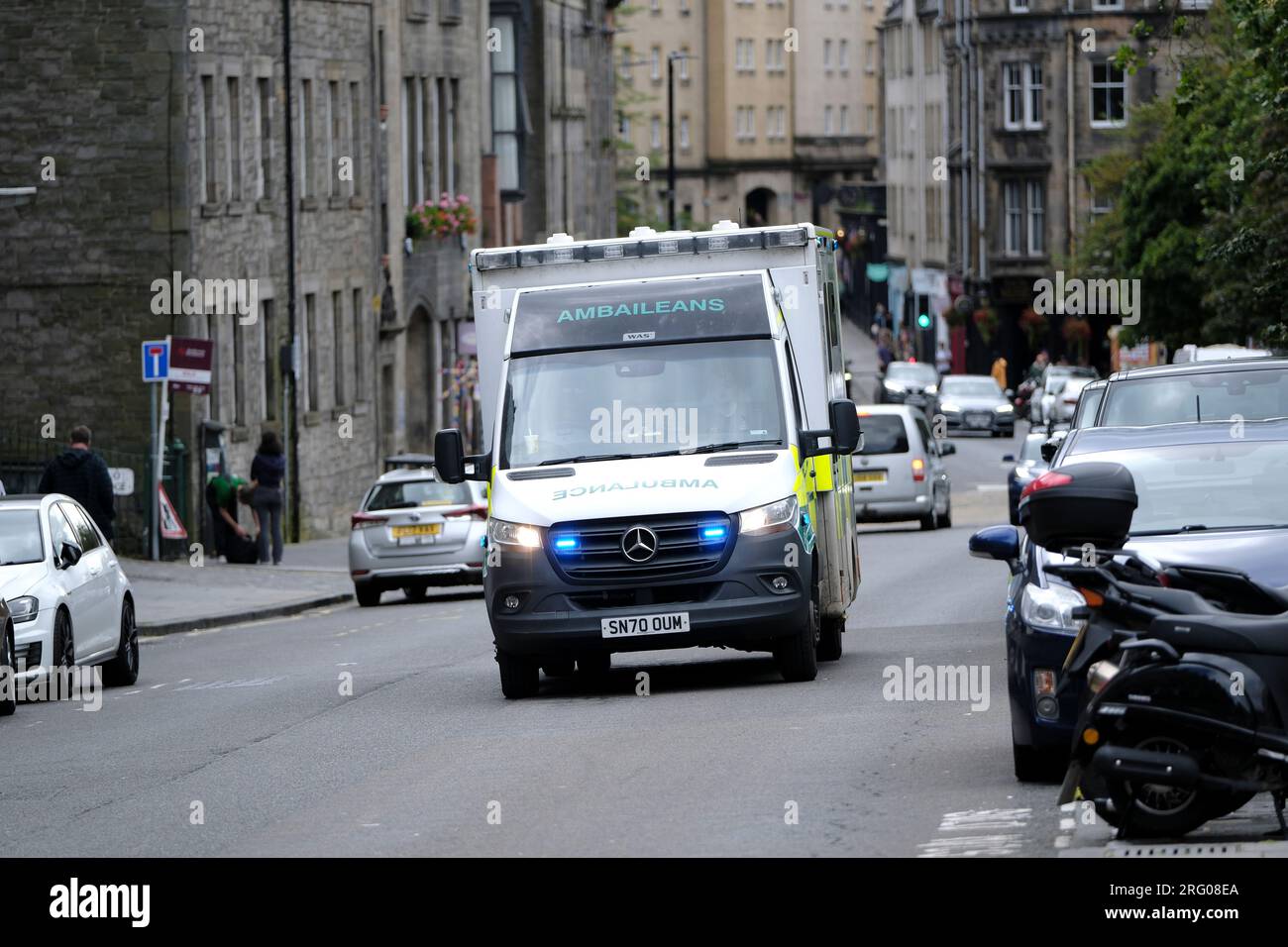 Edinburgh ambulance service hi-res stock photography and images - Alamy