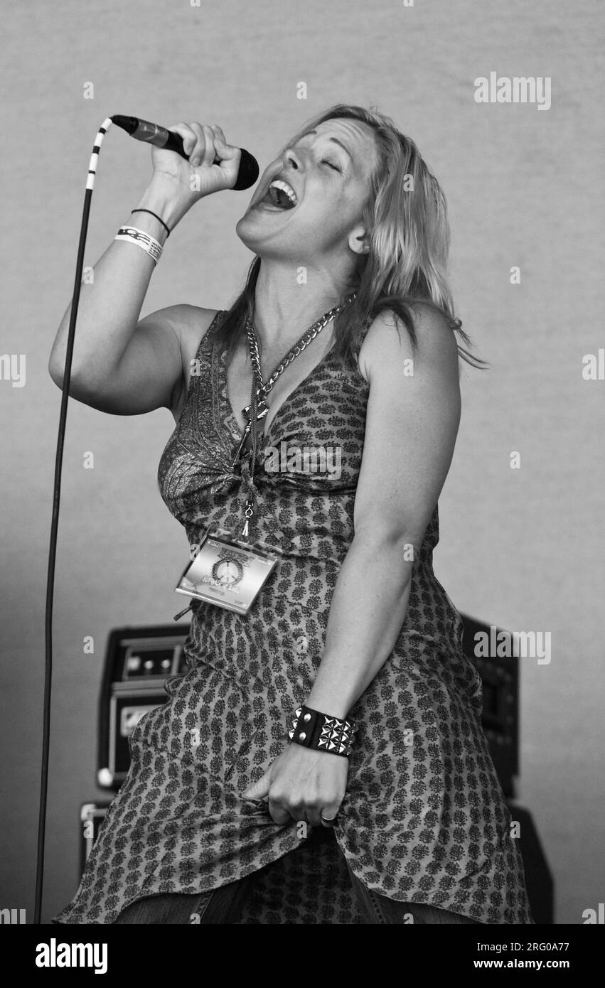 Storm large singer hi-res stock photography and images - Alamy