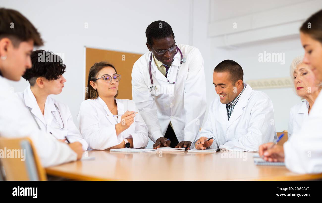 Refresher courses for doctors at institute of medicine Stock Photo - Alamy