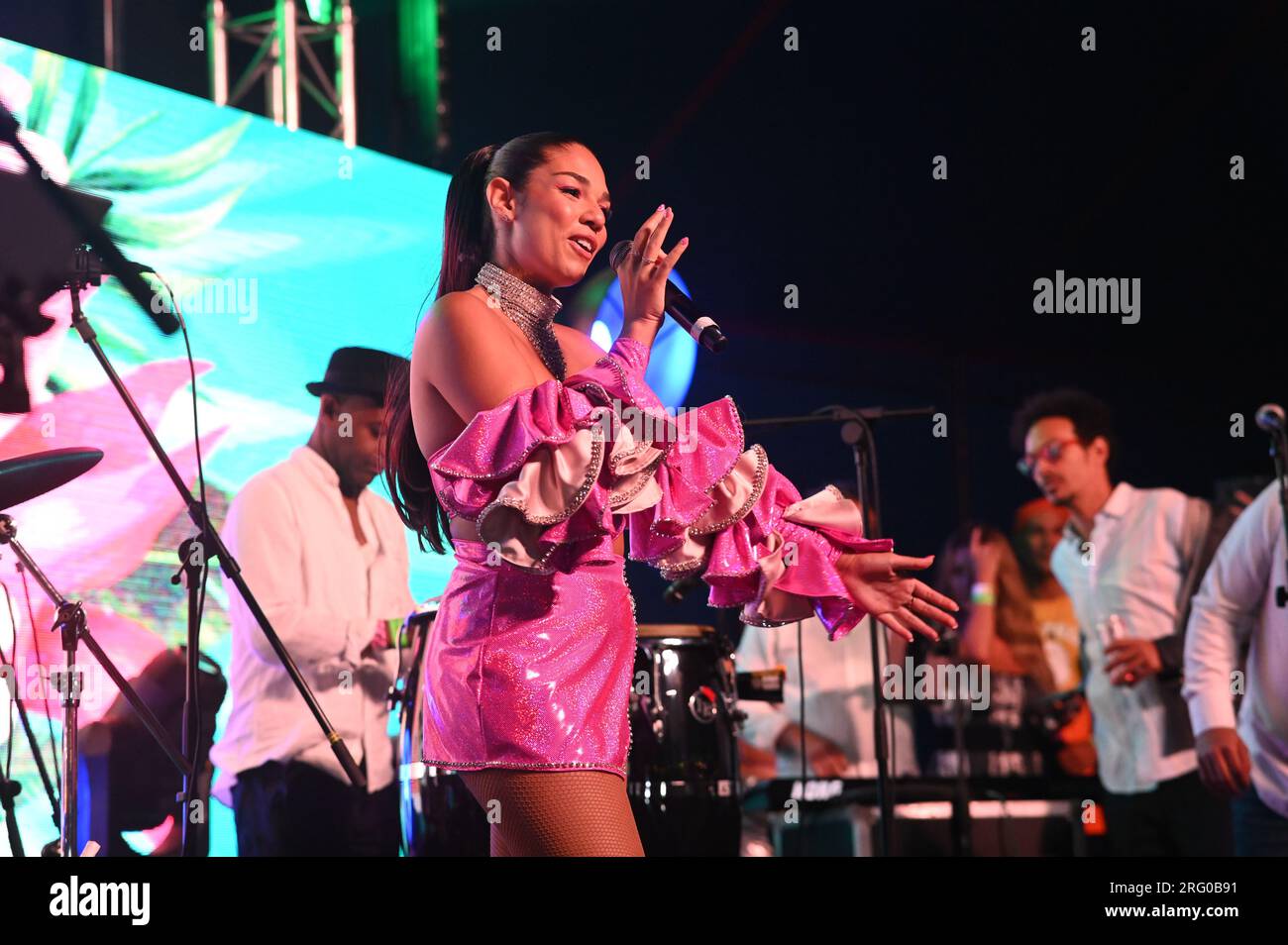 Walpole Park, London, UK. 5th Aug, 2023. Lucy Calcines performs at the ...