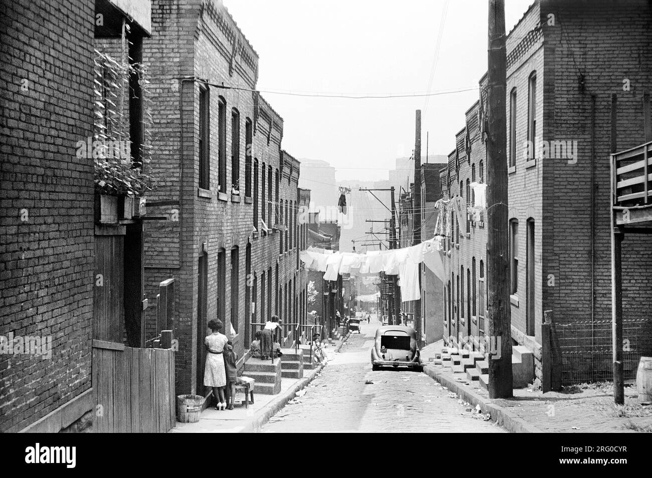 Narrow street slum street hi-res stock photography and images - Alamy