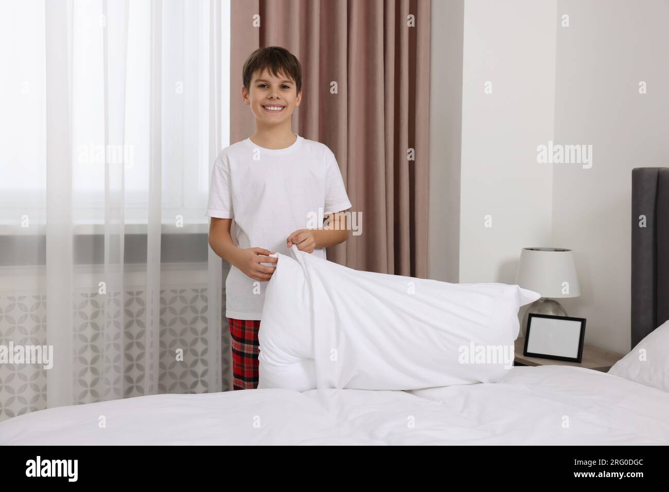 Domestic chores hi-res stock photography and images - Alamy