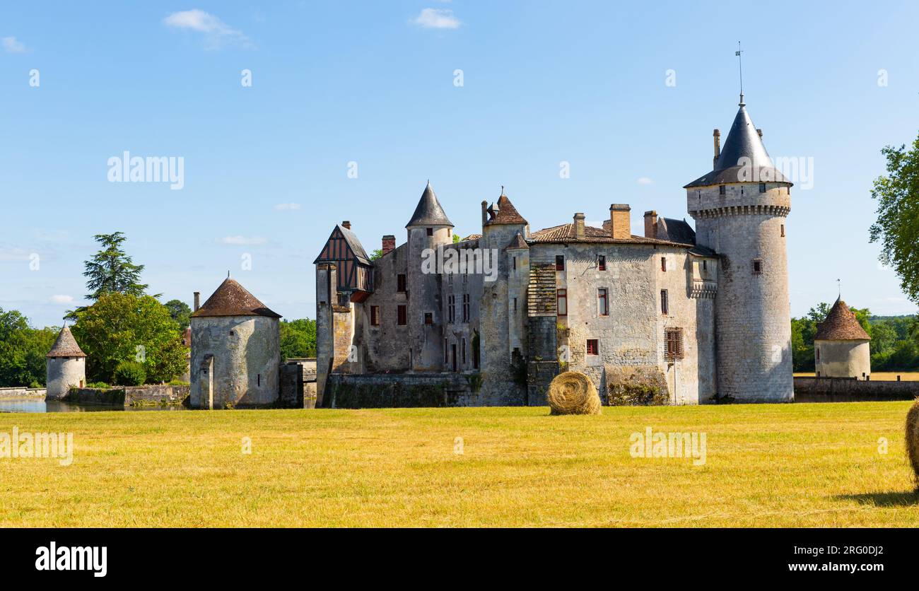 Chateau de la brede hi-res stock photography and images - Alamy