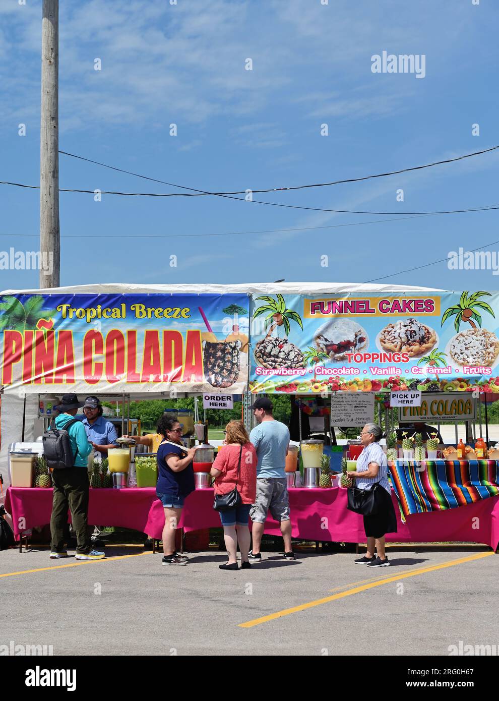 Wheaton, Illinois, USA. Due to near record high temperatures, vendor ...