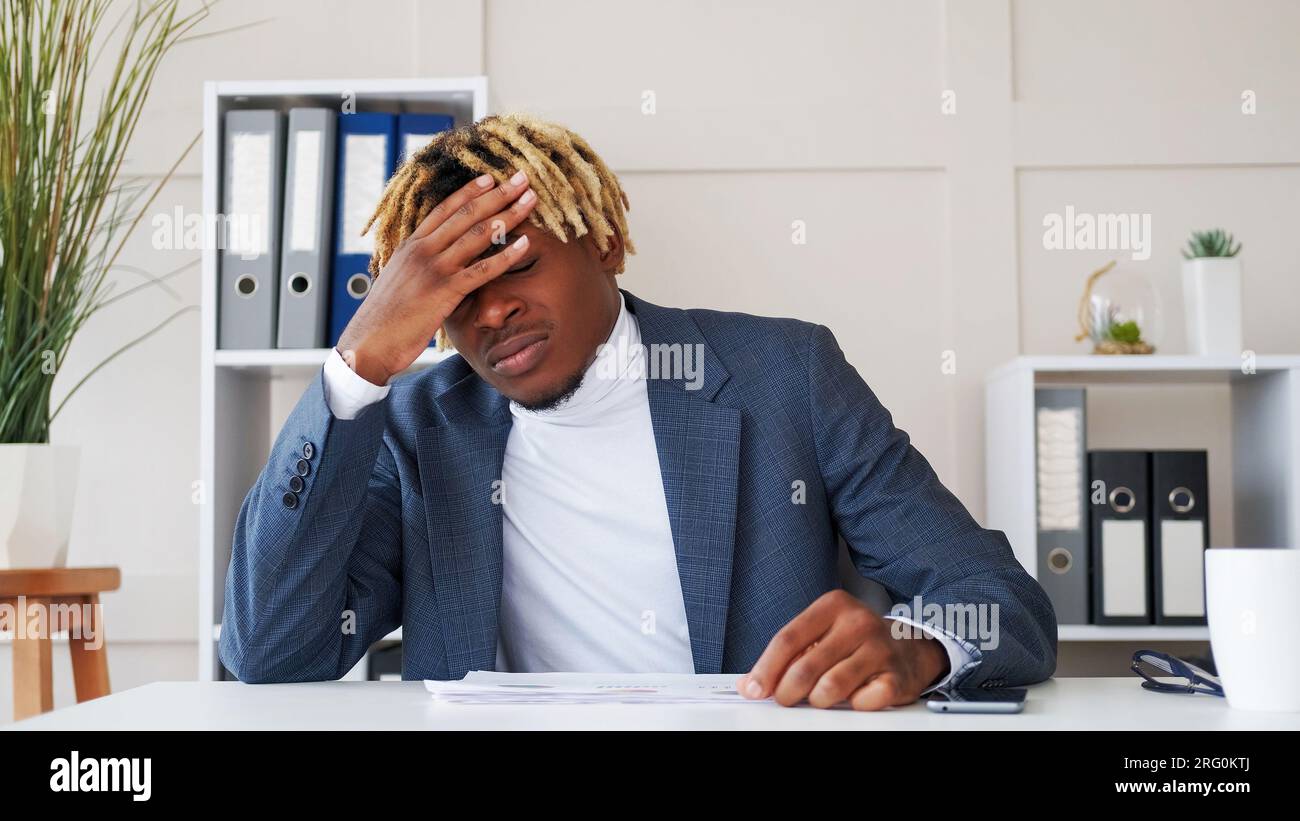 Work fail business problem man facepalm office Stock Photo - Alamy