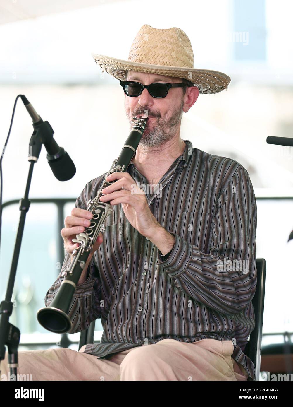 Tuba skinny hi-res stock photography and images - Alamy