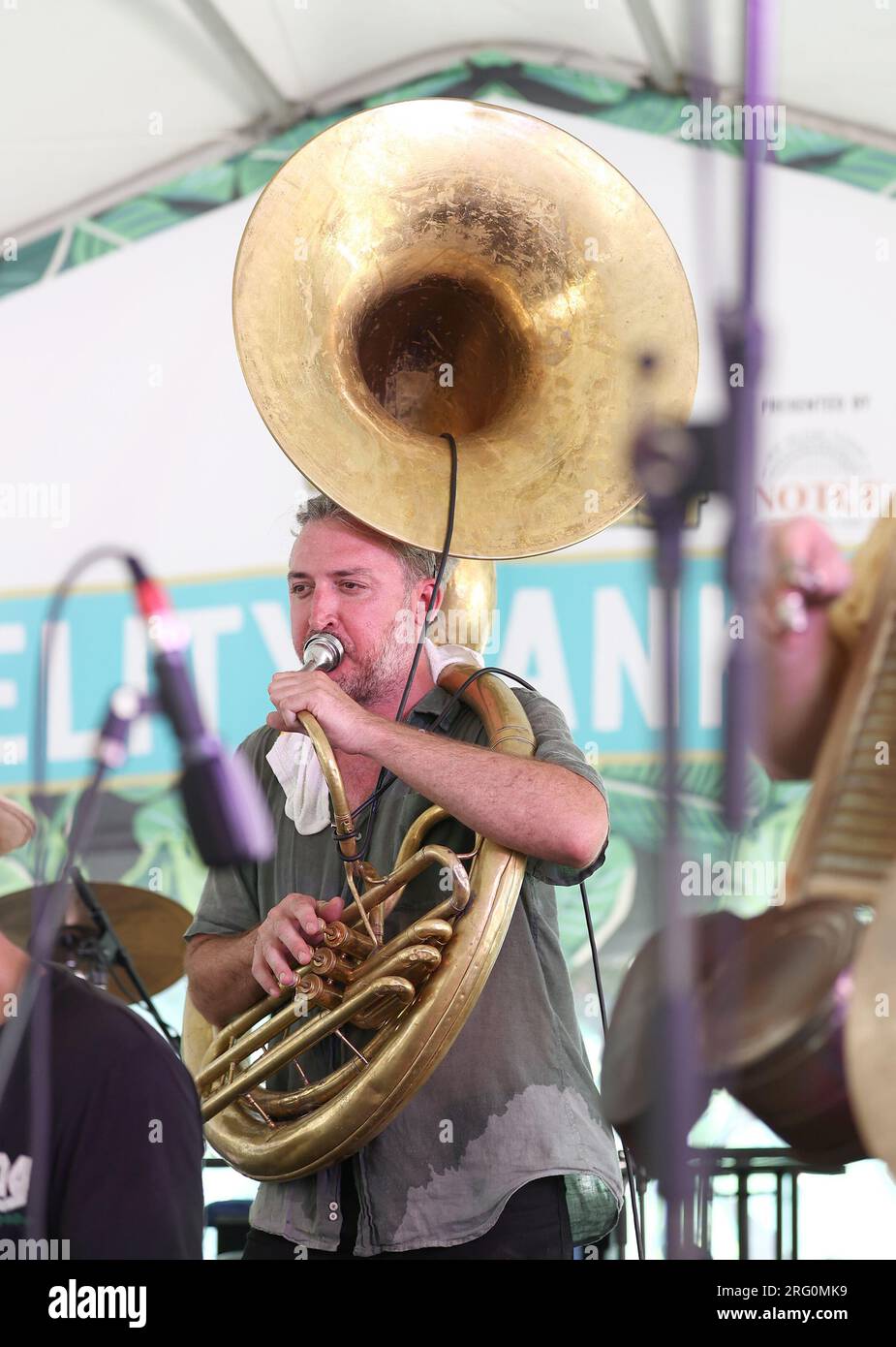 Tuba skinny hi-res stock photography and images - Alamy