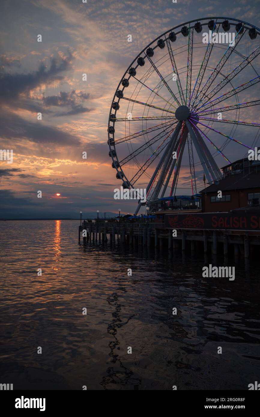 Seattle, USA. 6 Aug, 2023. Wildfire smoke and haze over Seattle on the ...