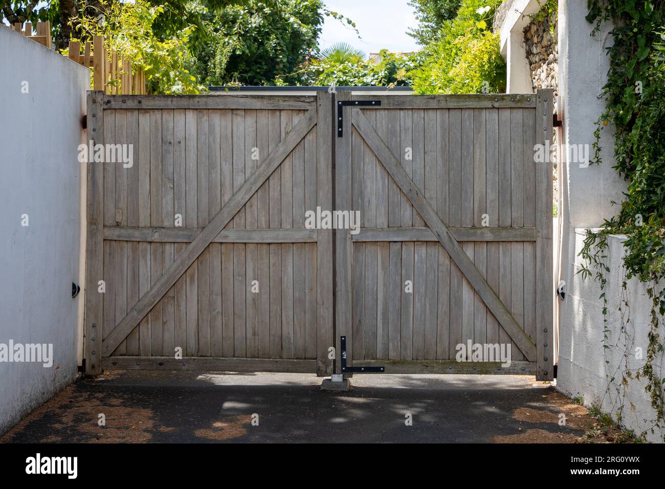 portal high wooden gate facade in street view outdoor home door ...