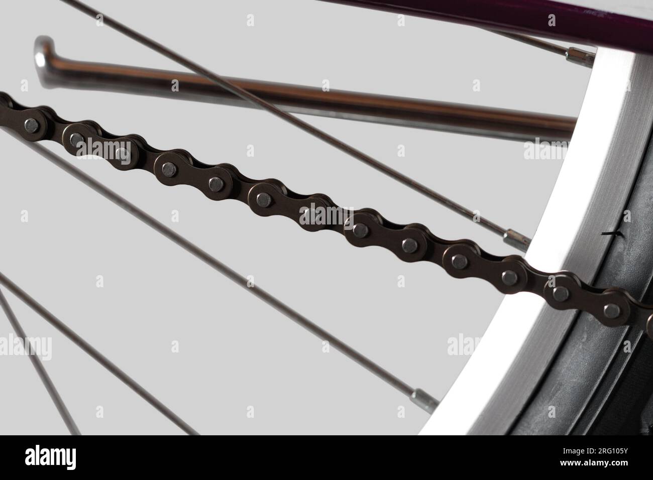 Single speed bike chain. Close-up. On white background Stock Photo - Alamy