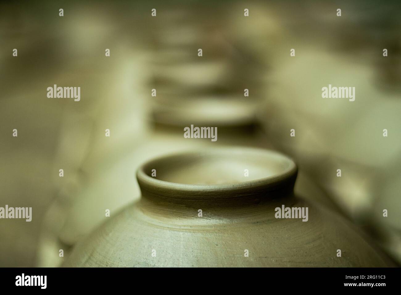 Clay cooking pots hi-res stock photography and images - Alamy