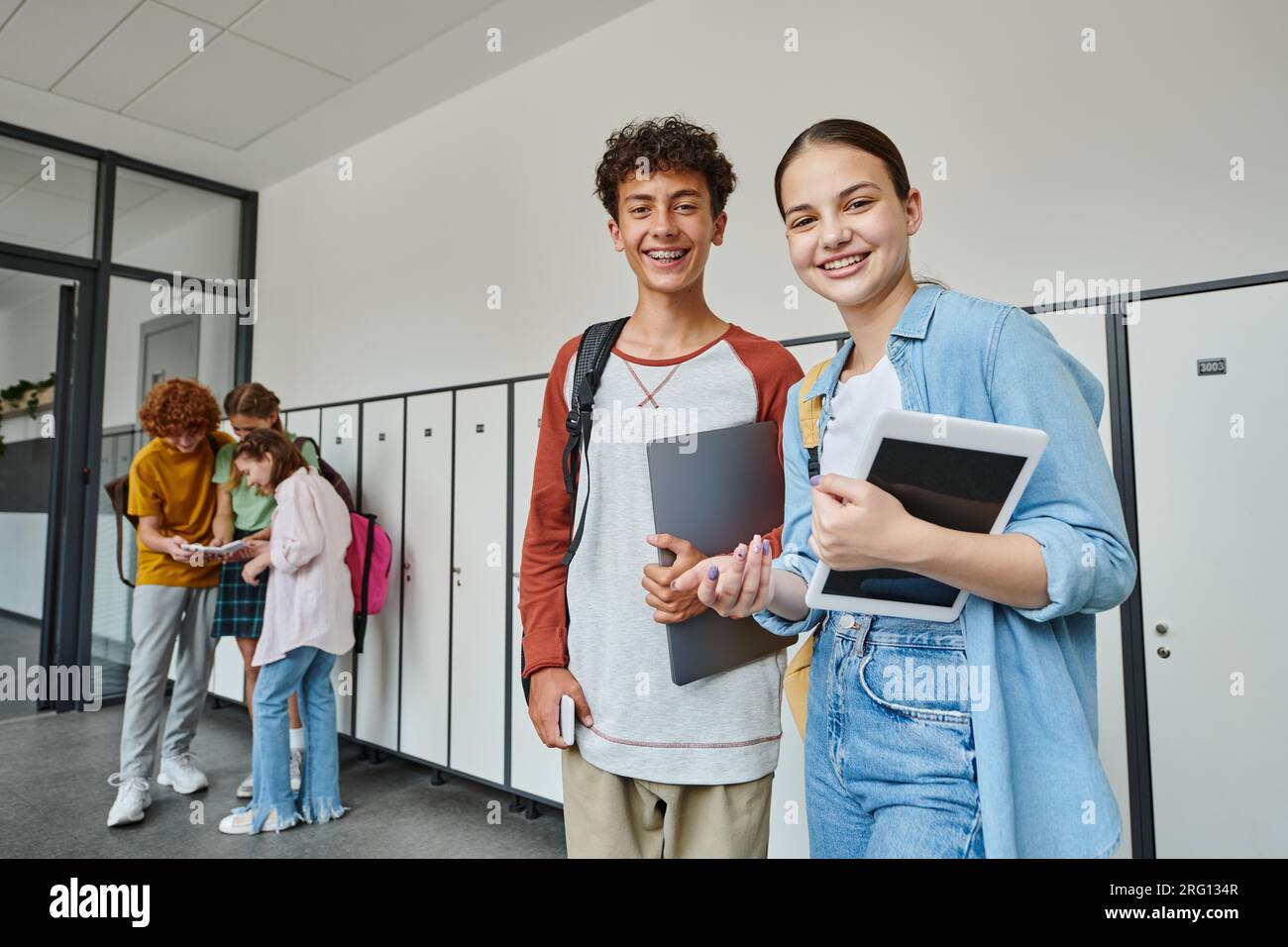 Youth culture friends adolescent hi-res stock photography and images ...