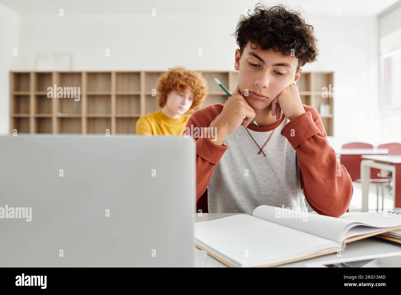 Digital screen in classroom hi-res stock photography and images - Alamy
