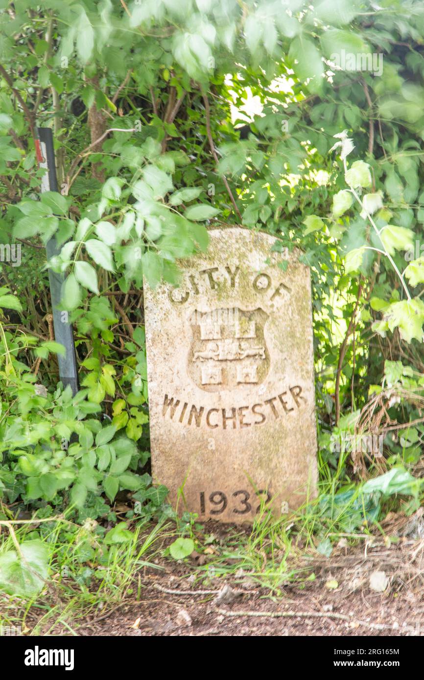 Boundary stone marking the Hampshire city of Winchester Stock Photo - Alamy