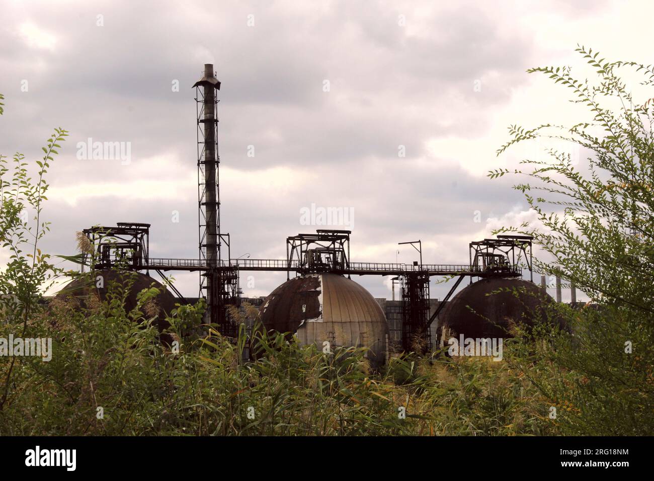 Spherical tank hi-res stock photography and images - Alamy