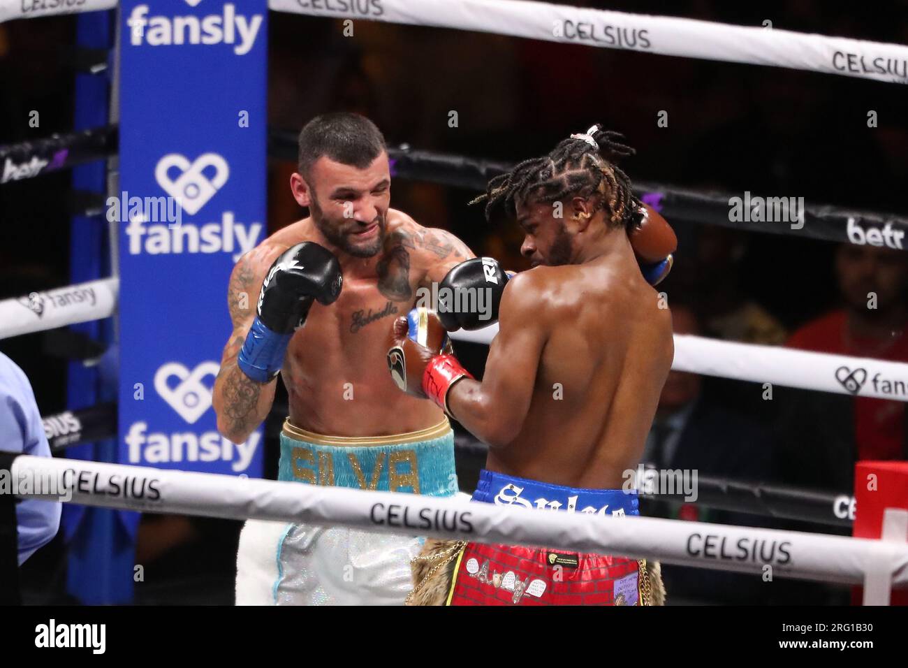 DALLAS, TEXAS - AUGUST 5: (L-R) Ashton Sylve and William Silva fight in ...