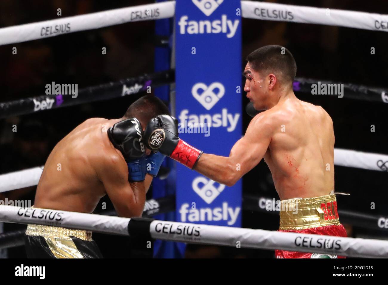 American airlines center boxing hi-res stock photography and images - Alamy