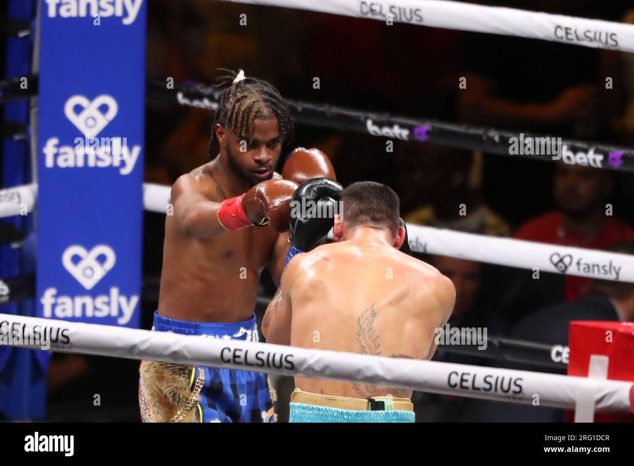 American airlines center boxing hi-res stock photography and images - Alamy