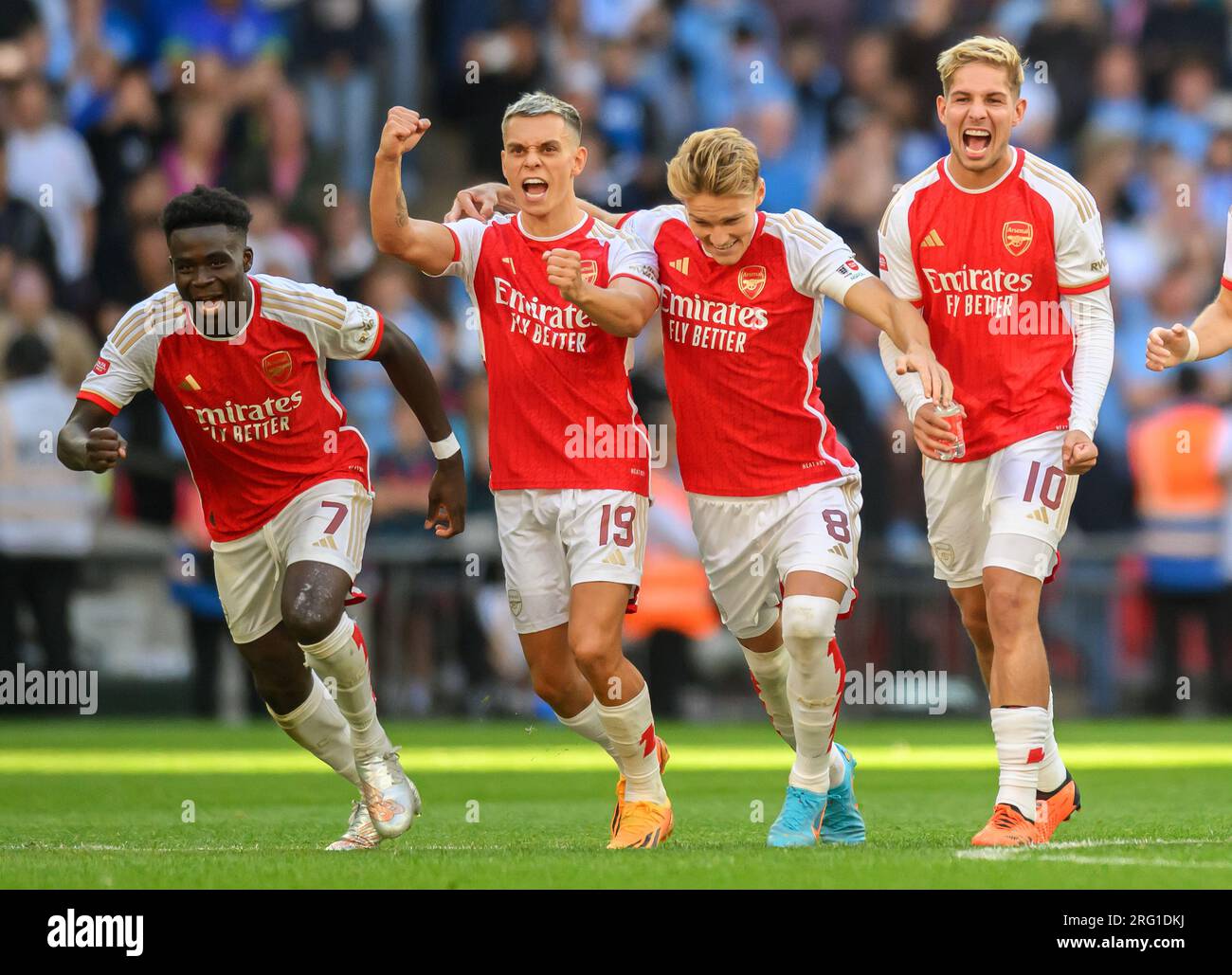 Arsenal players celebrate 2023 saka hi-res stock photography and images ...