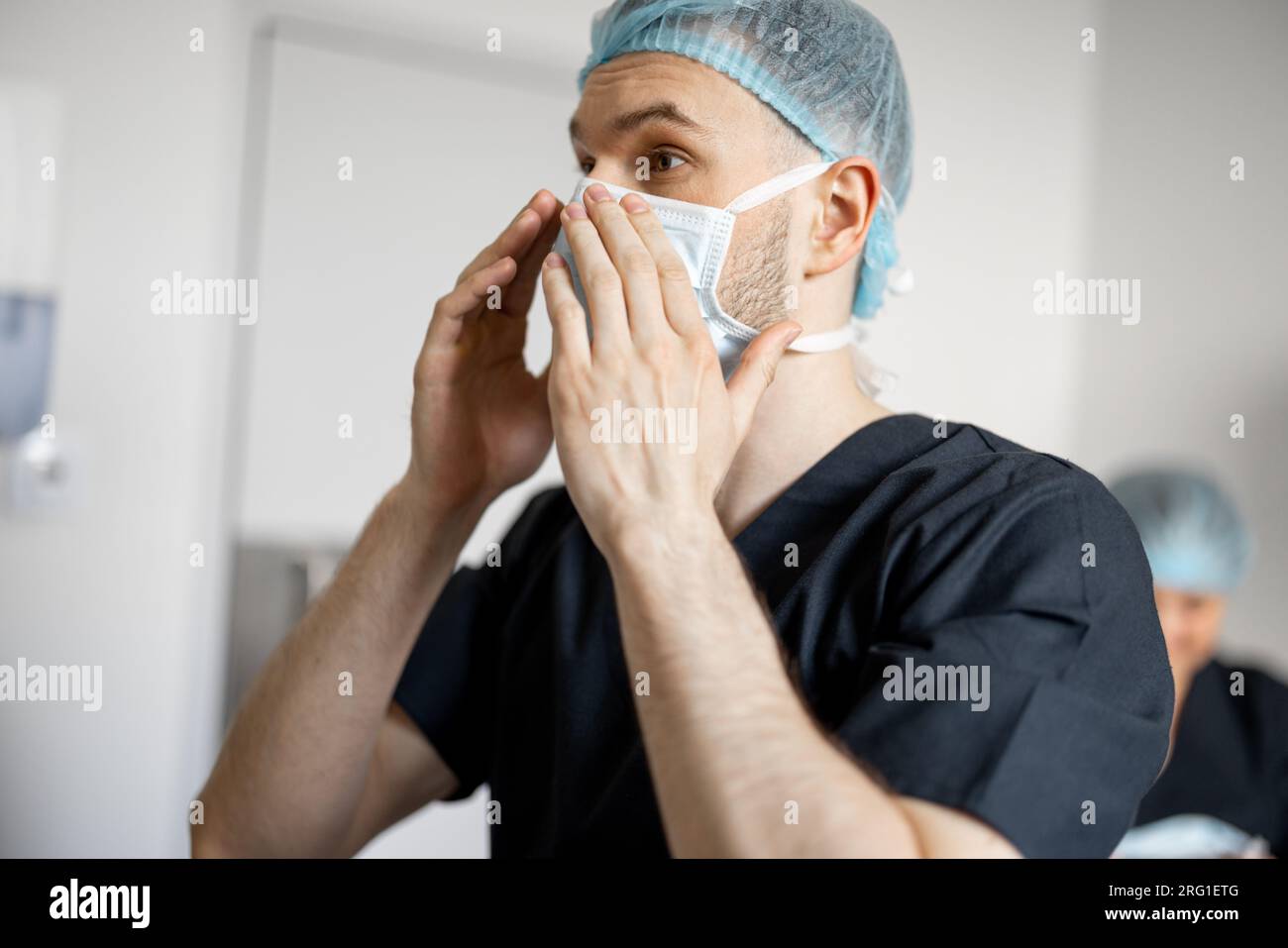 Surgeon prepares for a surgical operation Stock Photo - Alamy