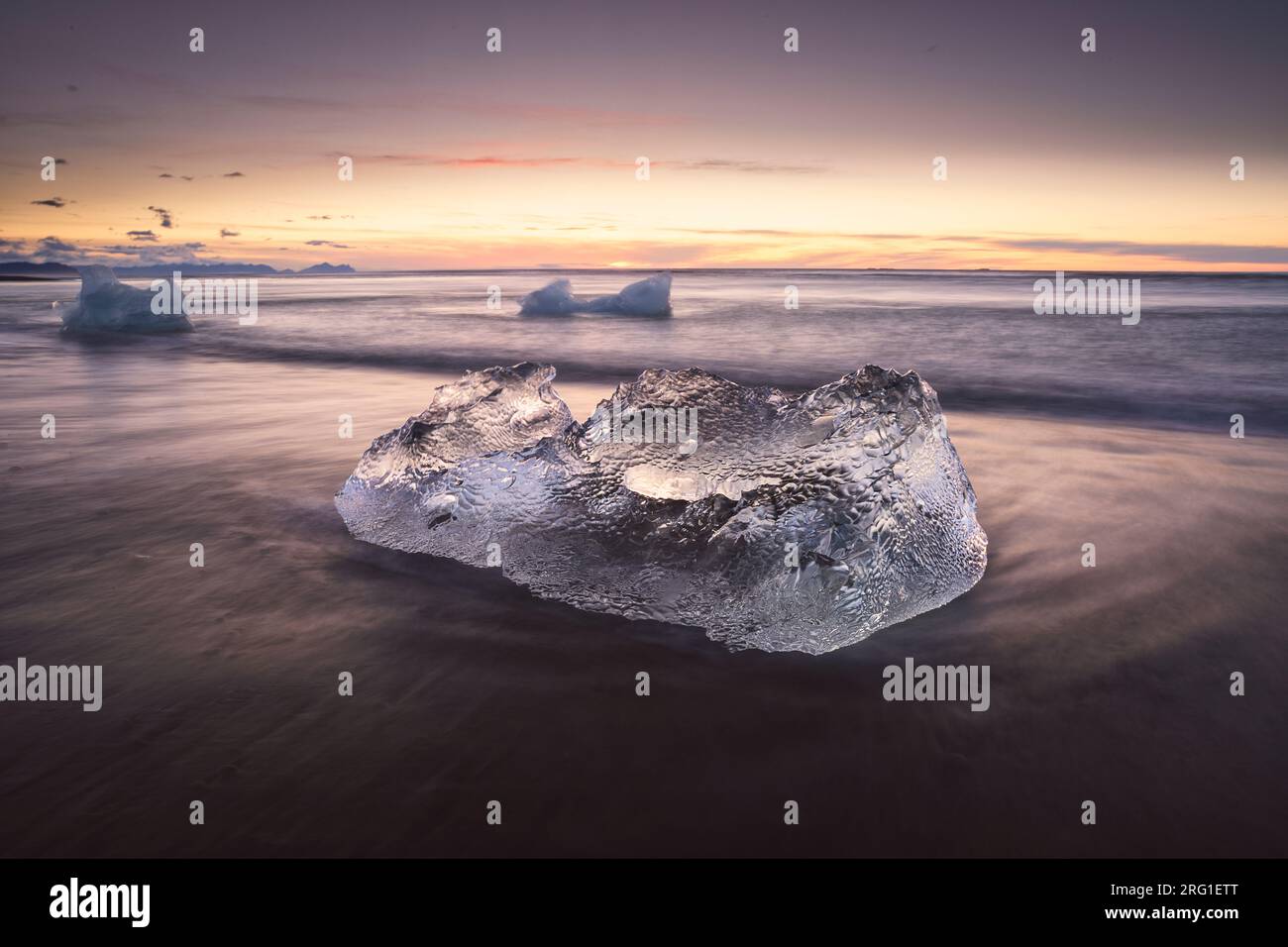 Ice at diamond beach hi-res stock photography and images - Alamy