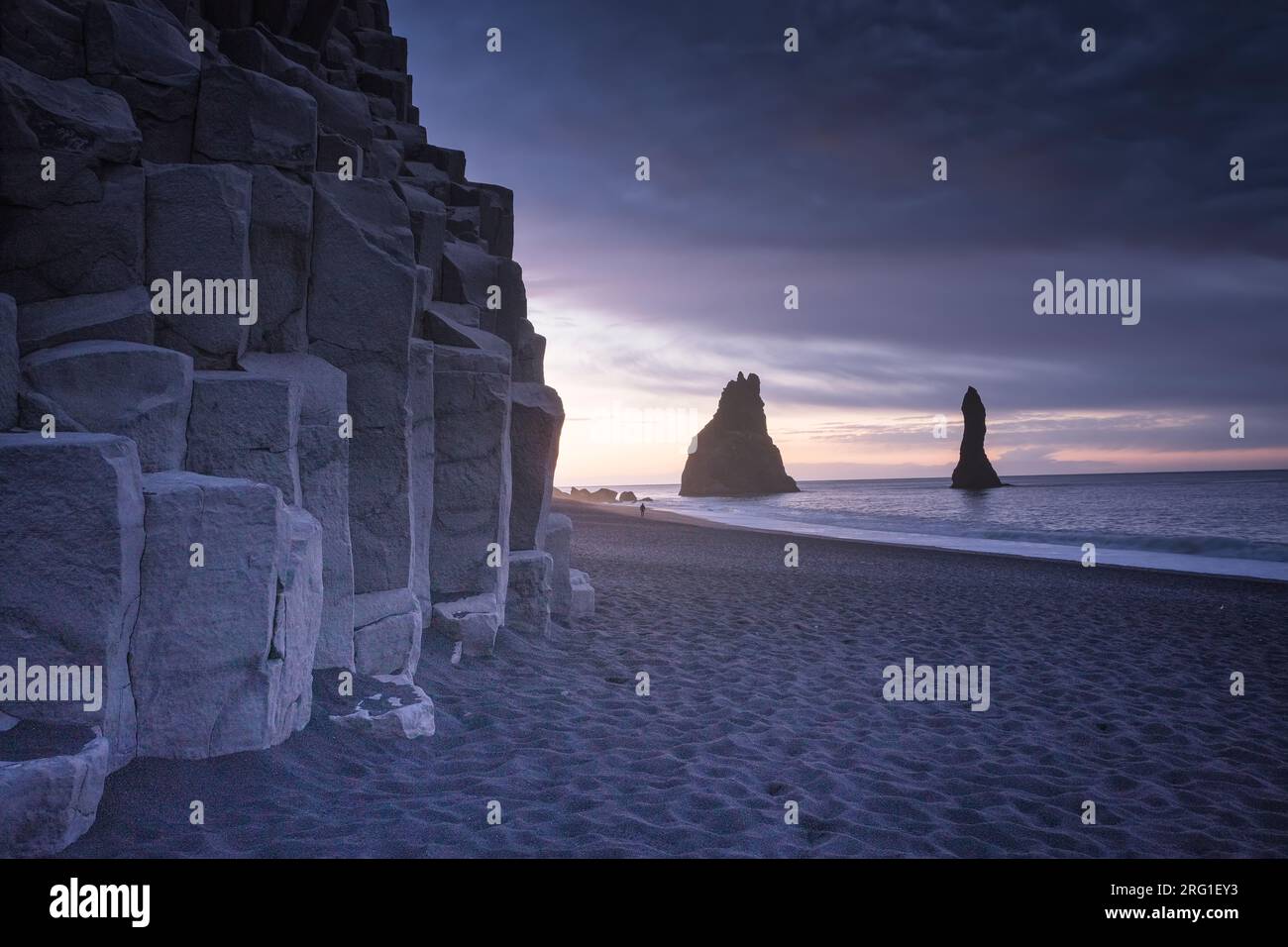 basalt columns at Reynisfjara beach Stock Photo - Alamy