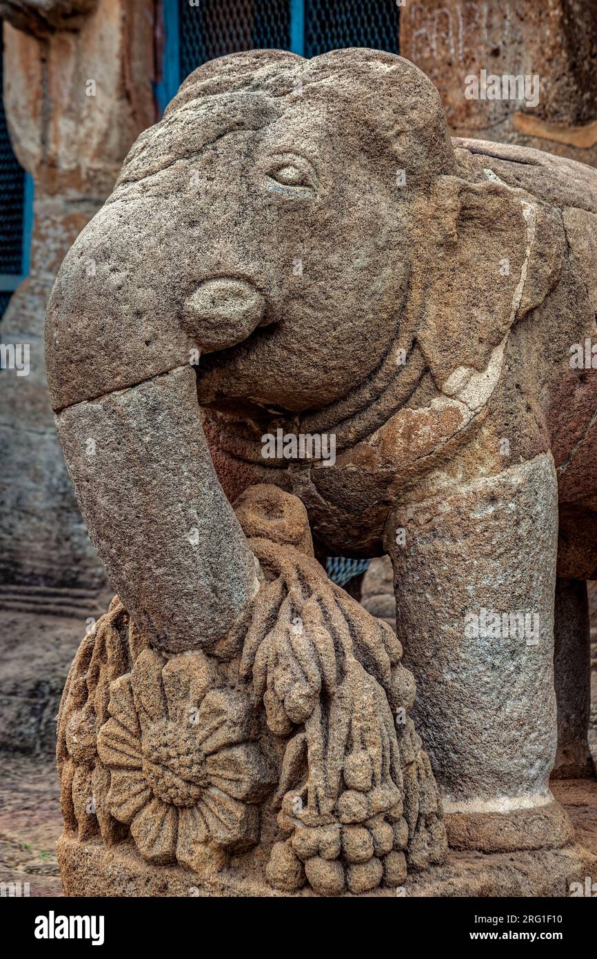 07 21 2007 Elephant guarding the cave Ganesha Gumpha Udaygiri Caves ...