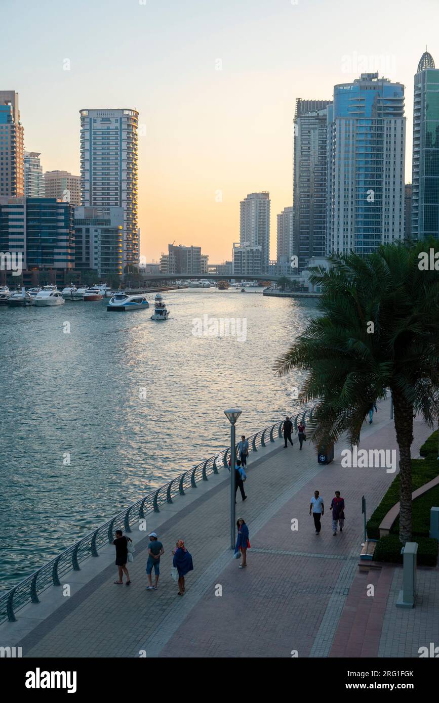 Dubai marina walk hi-res stock photography and images - Alamy