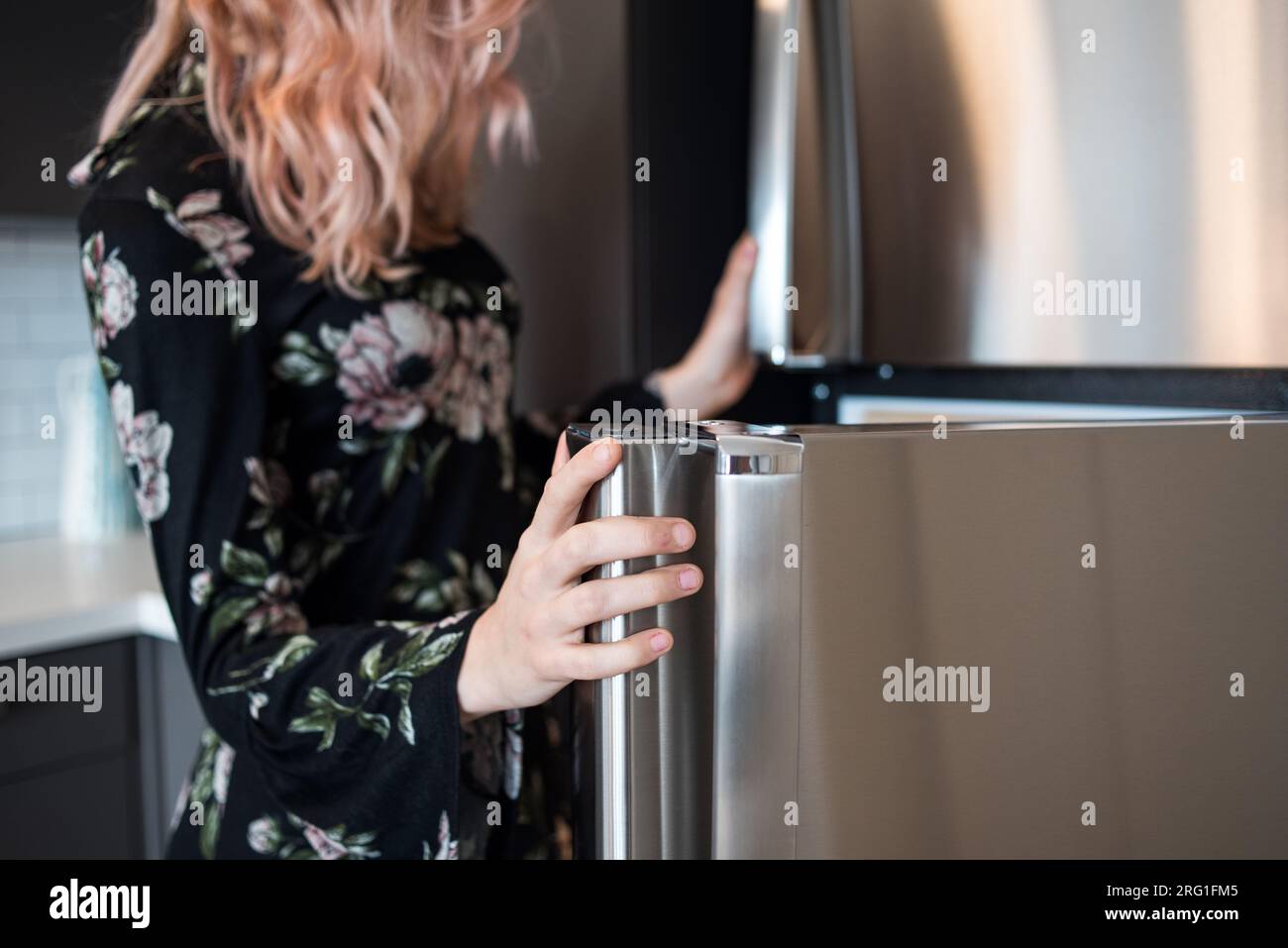 Person opening stainless steel hi-res stock photography and images - Alamy