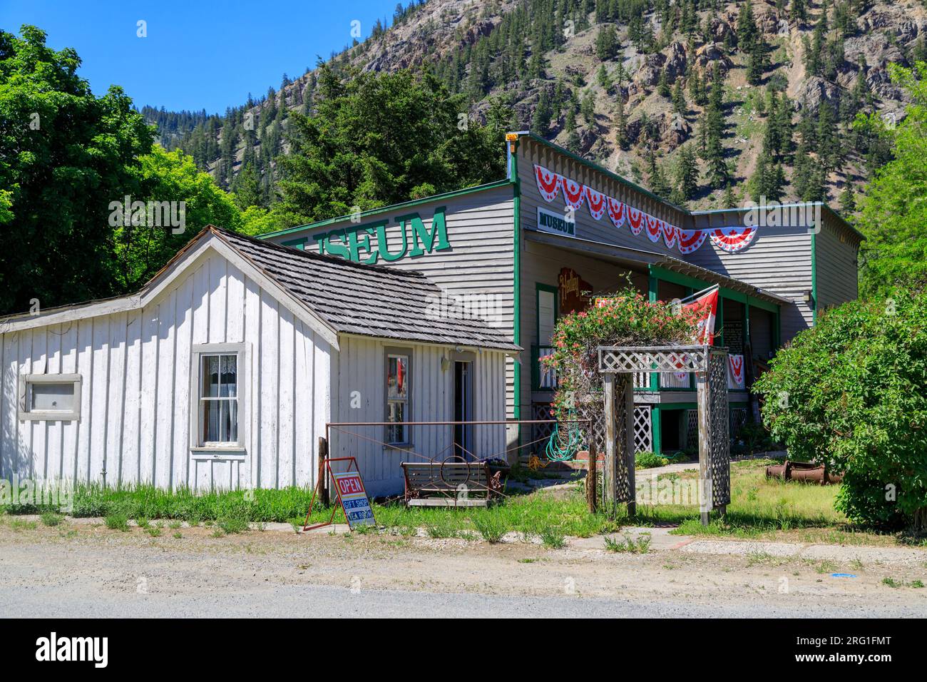 Crownsnest highway hi-res stock photography and images - Alamy