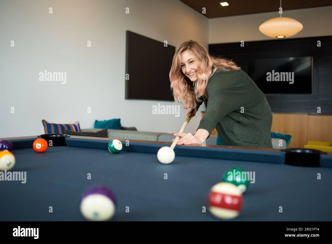 Pool game shot hi-res stock photography and images - Alamy
